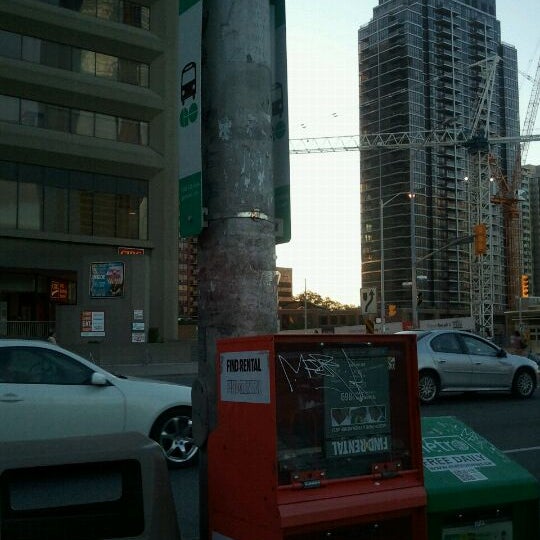 GO Bus Stop (Yonge/Sheppard) - Bus Line in Toronto