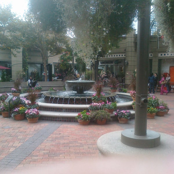 Broadway Plaza Main Fountain - Downtown Walnut Creek - Walnut Creek, CA