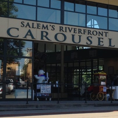 Salem Riverfront Carousel - Theme Park Ride / Attraction