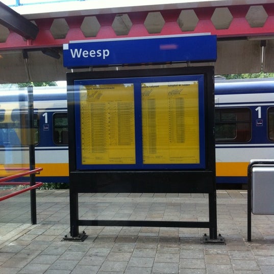 Station Weesp - Train Station in Weesp