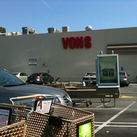 VONS - 4033 Laurel Canyon Blvd