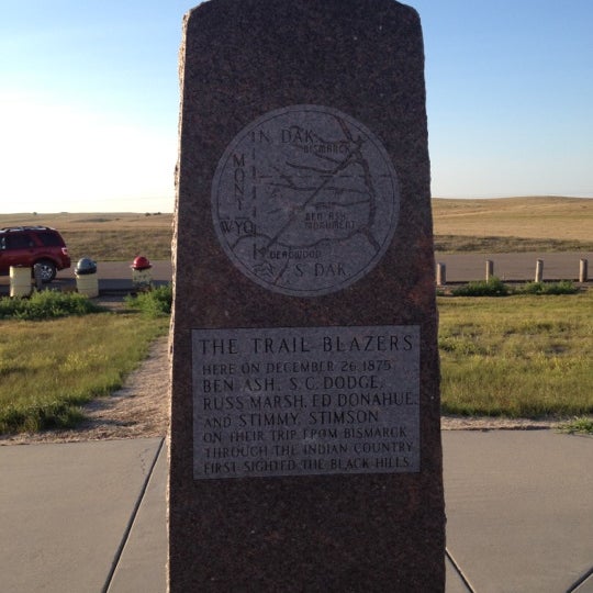 Ben Ash Monument - Monument in Faith