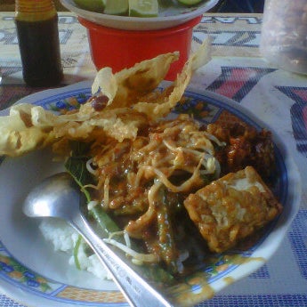 Pecel mbok rondo depan pasar mantren paciran - Indonesian Restaurant