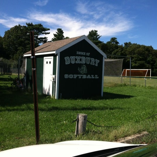 Duxbury High School - 72 St George St