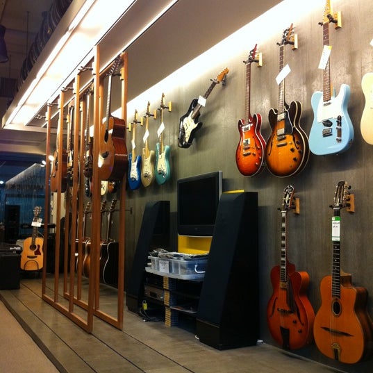 Yellow Mama - วัฒนา, กรุงเทพมหานคร