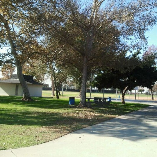 Dolphin Park - Park in Carson