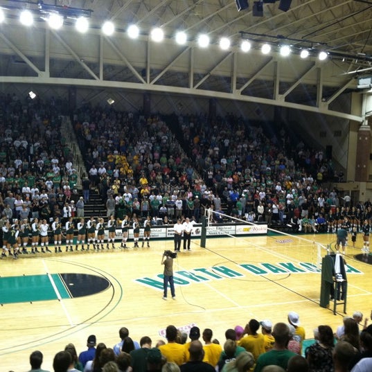 Betty Engelstad Sioux Center - College Basketball Court in Grand Forks