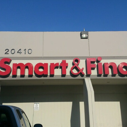 Smart & Final - Grocery Store
