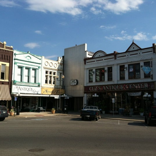 Photos at Downtown Lebanon Square - Lebanon, TN