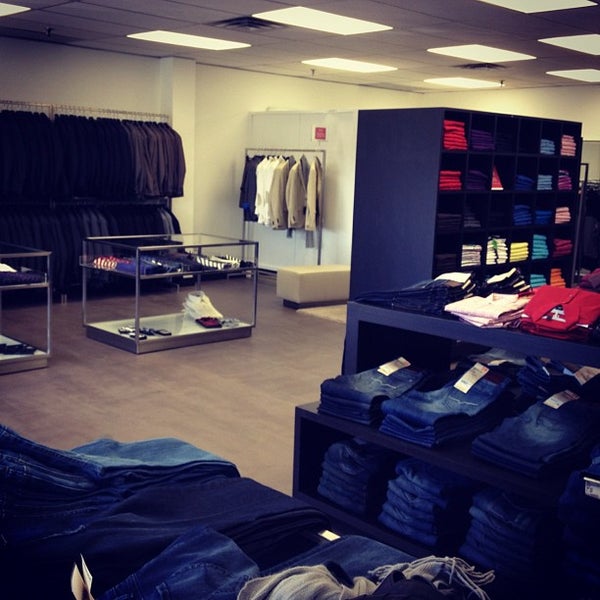 Hugo Boss Head Office - Office in Toronto