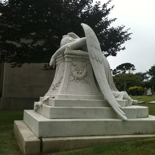 Colma - Town in Central Colma