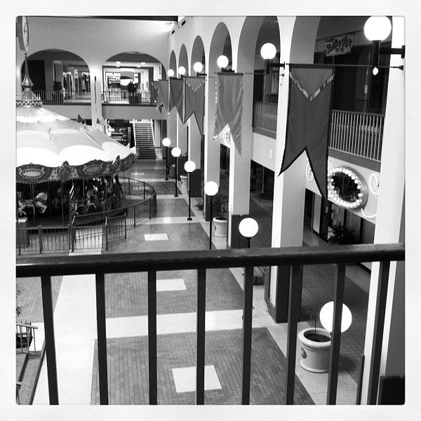 Carousel Mall - Shopping Mall in San Bernardino