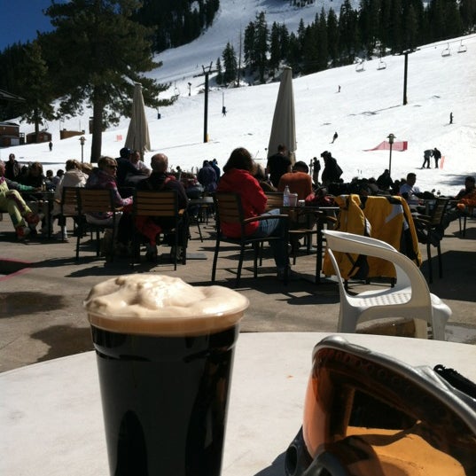 KT Base Bar - Bar in Olympic Valley