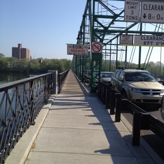 Calhoun Street Bridge - 6 tips from 568 visitors