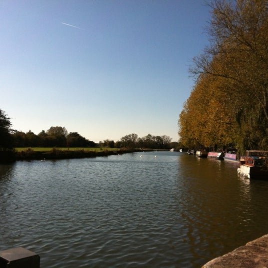The Riverside Inn - Pub in Lechlade