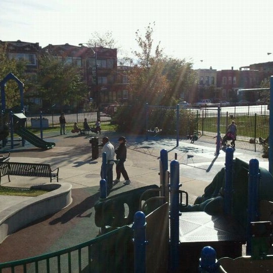 Haas Park - Logan Square - 7 tips
