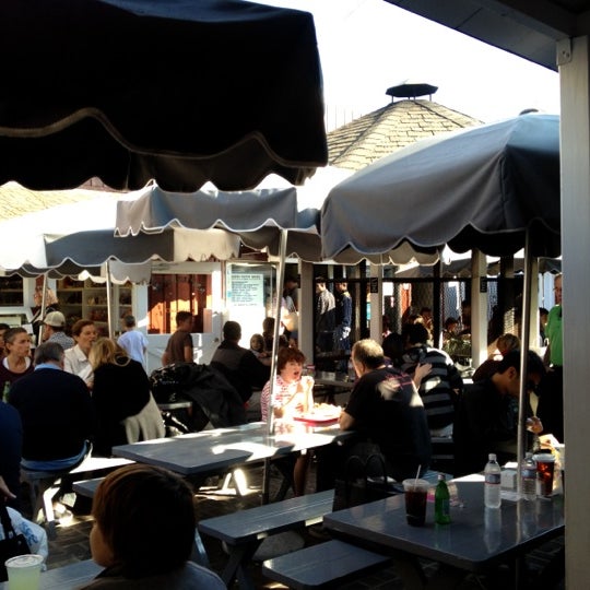 Photos at Reddi Chick - American Restaurant in Brentwood