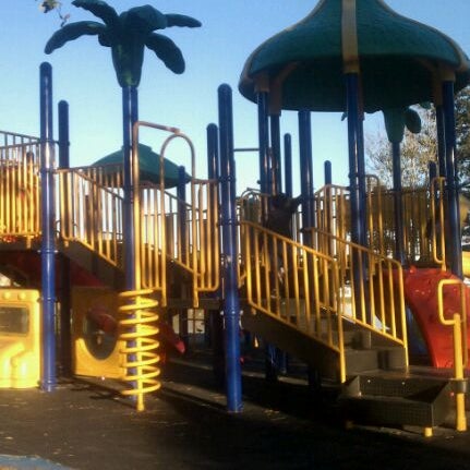 Freedom Lake Park - Lake in Pinellas Park