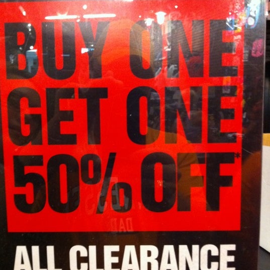 Hot Topic - Clothing Store