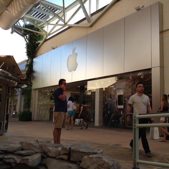 Photos at Apple La Cantera - Electronics Store in Northwest Side