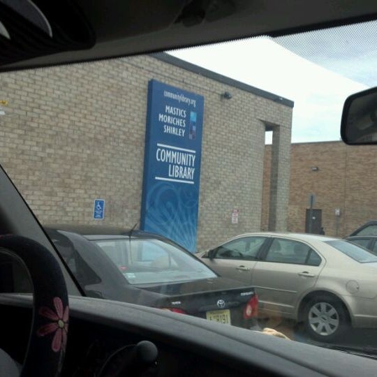 Mastics Moriches Shirley Community Library - Library in Shirley