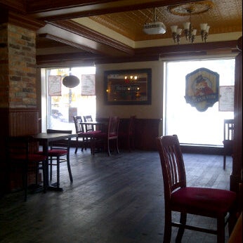 Fox and Fiddle (Now Closed) - 77 King St N