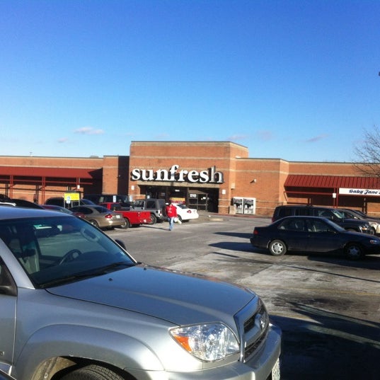 Cosentino's Sunfresh - 18001 Independence Ave