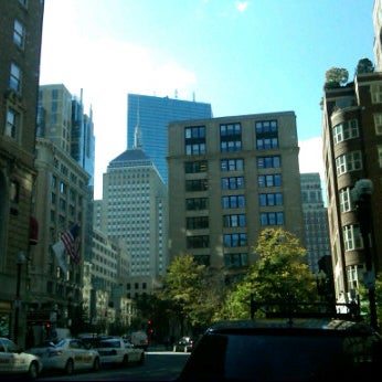 Skinner Auction - Art Gallery in Back Bay