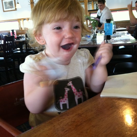 Cosmos Family Restaurant - Greek Restaurant in Defiance