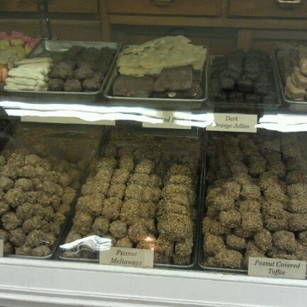 Oaks Candy Corner - Candy Store