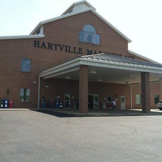 Hartville Marketplace & Flea Market - Flea Market in Hartville