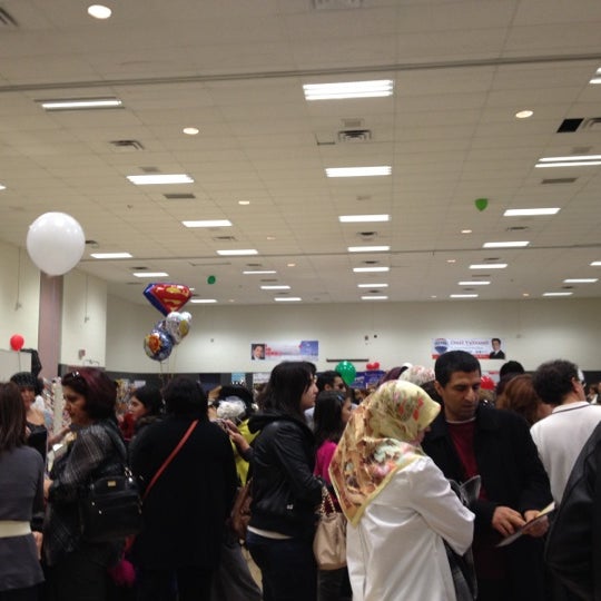 Photos at Thornhill Community Centre - 14 tips