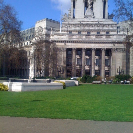 Trinity Square Gardens - Tower Hill, London, Greater London - Trinity Sq