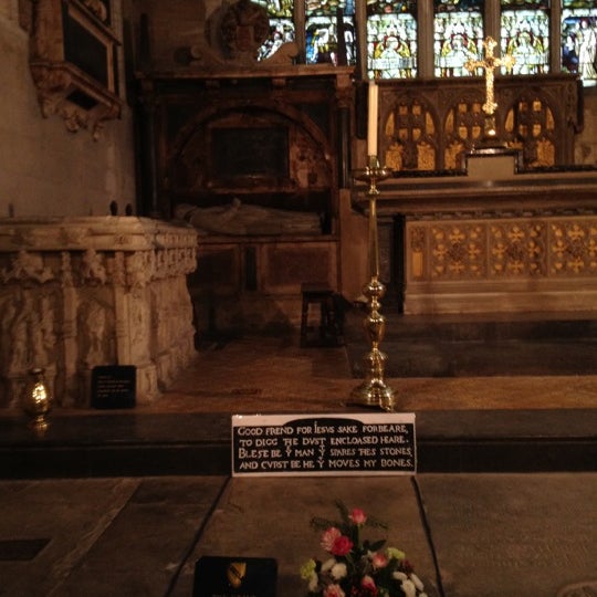Shakespeare's Grave - Historic Site in Stratford-Upon-Avon