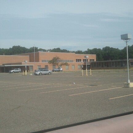 Seitz Middle School - 17800 Kennebec St