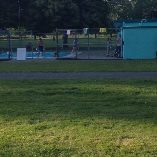 Port Kells Outdoor Pool - Cloverdale - 18 visitors