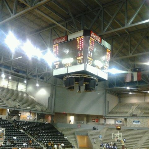 Photos at Ellis Davis Fieldhouse - Southwest Dallas - 3 tips from 279 ...