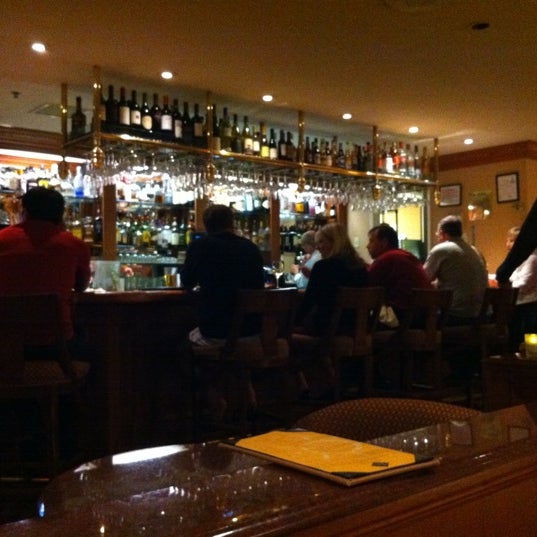 Charlie's Bar @ Sheraton Pasadena - Hotel Bar in Downtown Pasadena