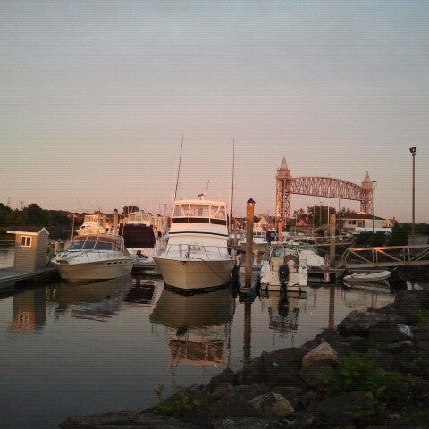 Taylor's Point Marina - Bourne, MA
