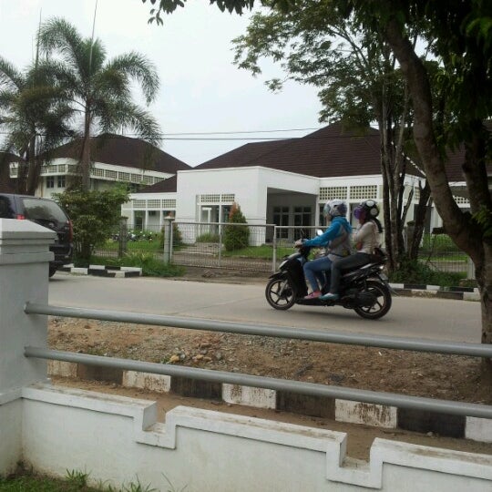 Ruang Dekan Fakultas Kesehatan Masyarakat Unmul - College Academic ...