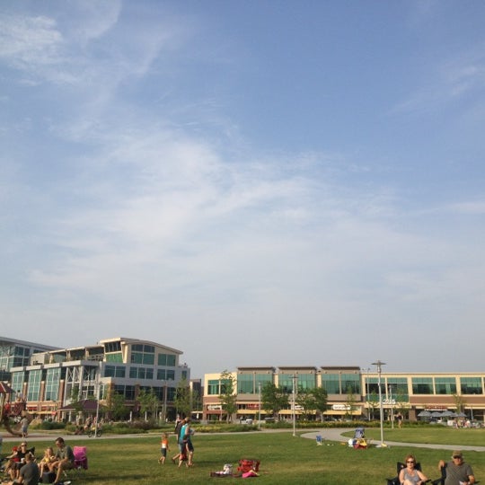 Aksarben Village - Shopping Plaza in Aksarben - Elmwood Park