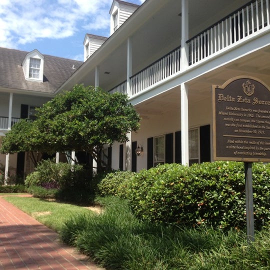 Delta Zeta (ΔΖ) - LSU - Sorority House in Baton Rouge