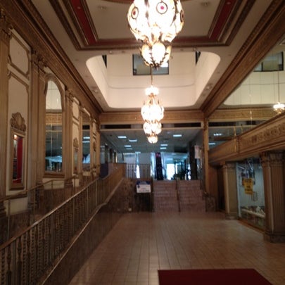 Warner Center - Building in Fifth and Forbes Corridor