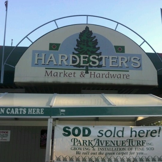 Photos at Hardester's Market - Middletown, CA