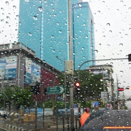 Photos at Charn Issara Tower II (อาคารชาญอิสสระ ทาวเวอร์ 2) - Building