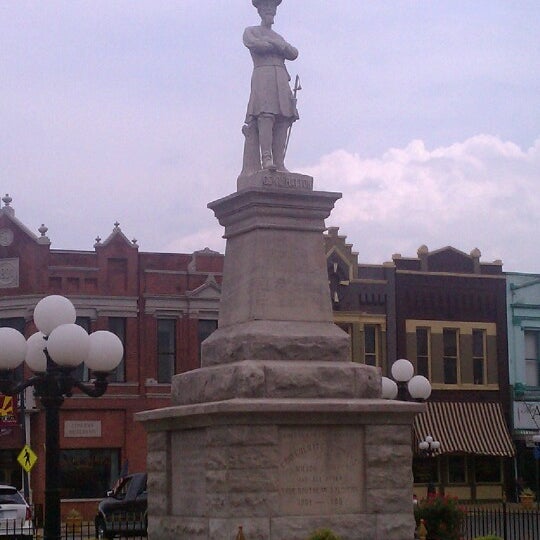 Photos at Downtown Lebanon Square - Lebanon, TN