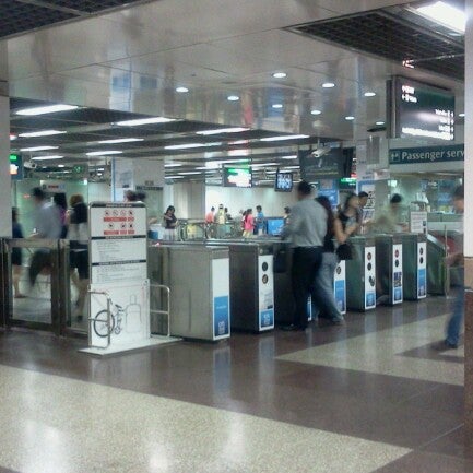 City Hall Mrt Station