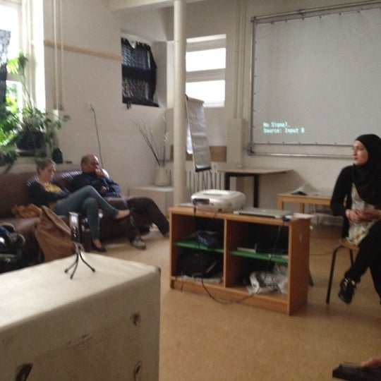 Knowmads Business School - College and University in Amsterdam