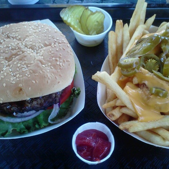 Izzy's Burger Spa - 9 tips from 537 visitors