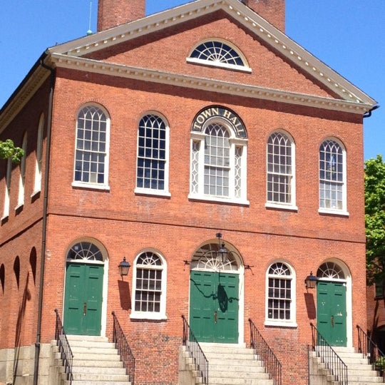 Old Town Hall in Salem - Downtown Salem - 3 tips